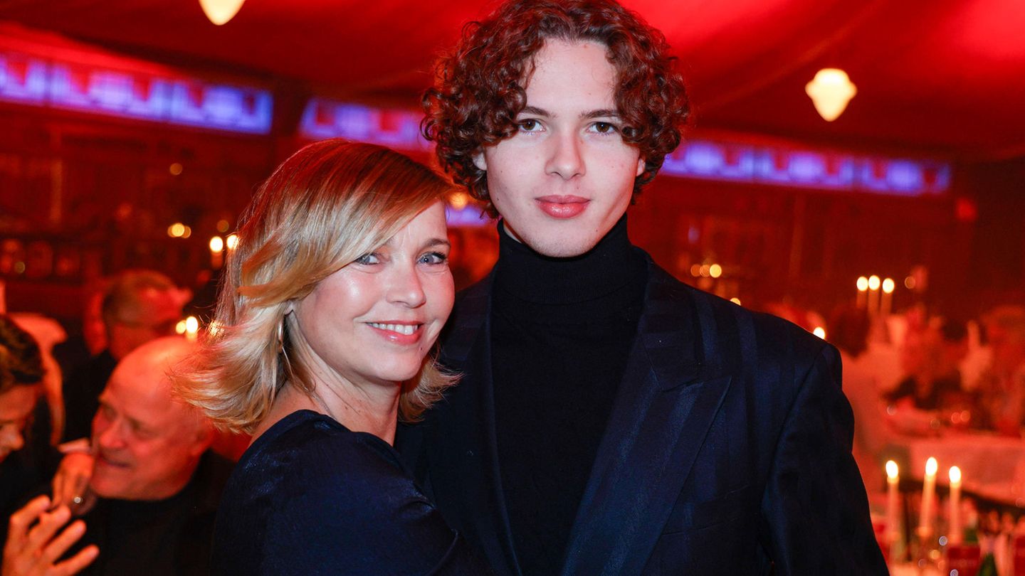 Tina Ruland gibt zu: "Ich bin wahnsinnig gern eine peinliche Mutter ...