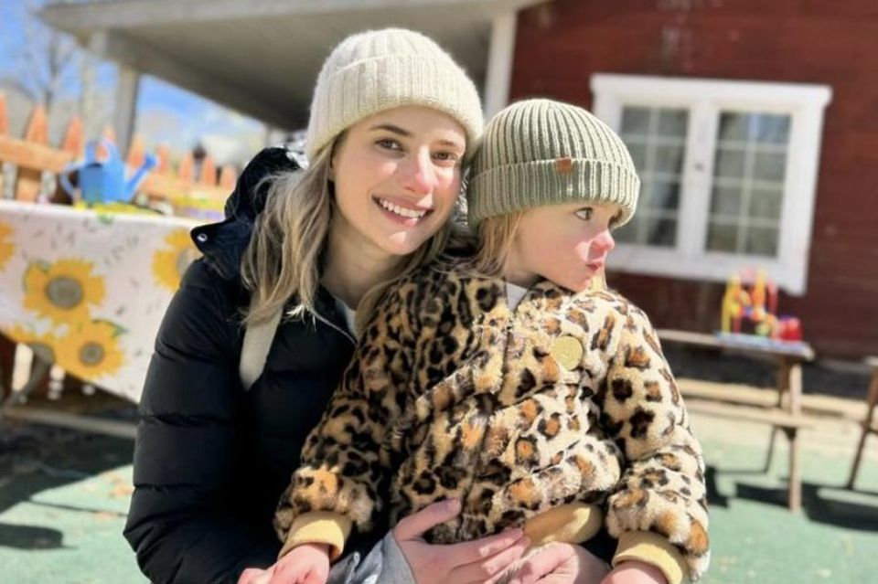 Emma Roberts Freakshow