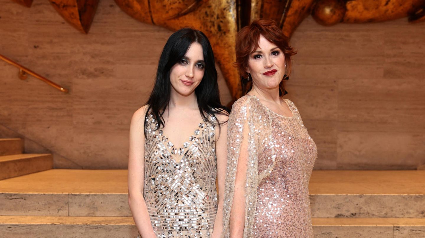Molly Ringwald: Seltene Worte über Tochter Mathilda und das späte ...