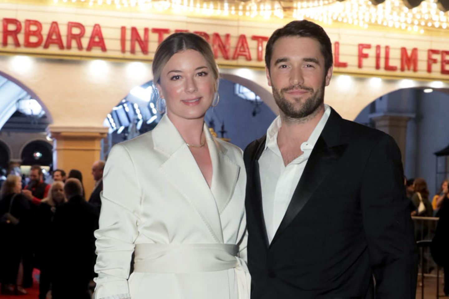 Joshua Bowman And Emily Vancamp Emily VanCamp / Josh Bowman | Emily ...