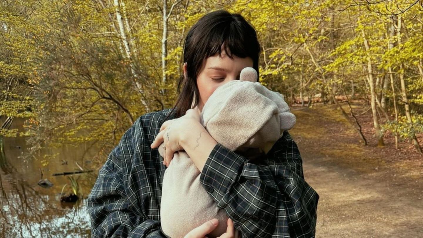 Anne-Marie: Babynews bestätigt! Der britische Popstar schwelgt im Mama ...