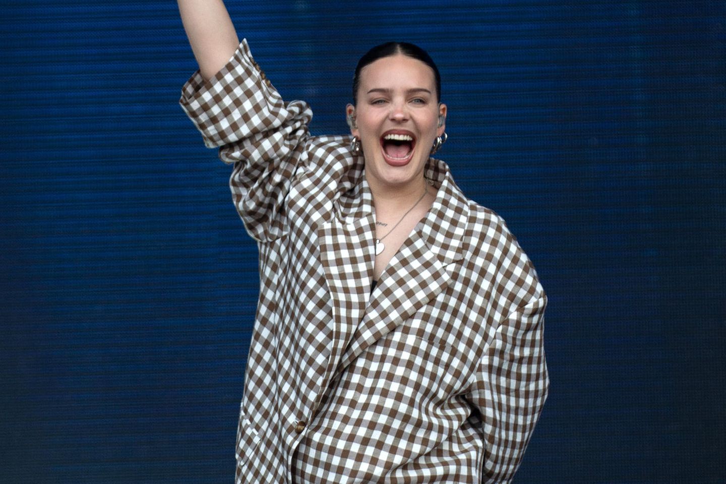 Anne-Marie: Babynews bestätigt! Der britische Popstar schwelgt im Mama ...