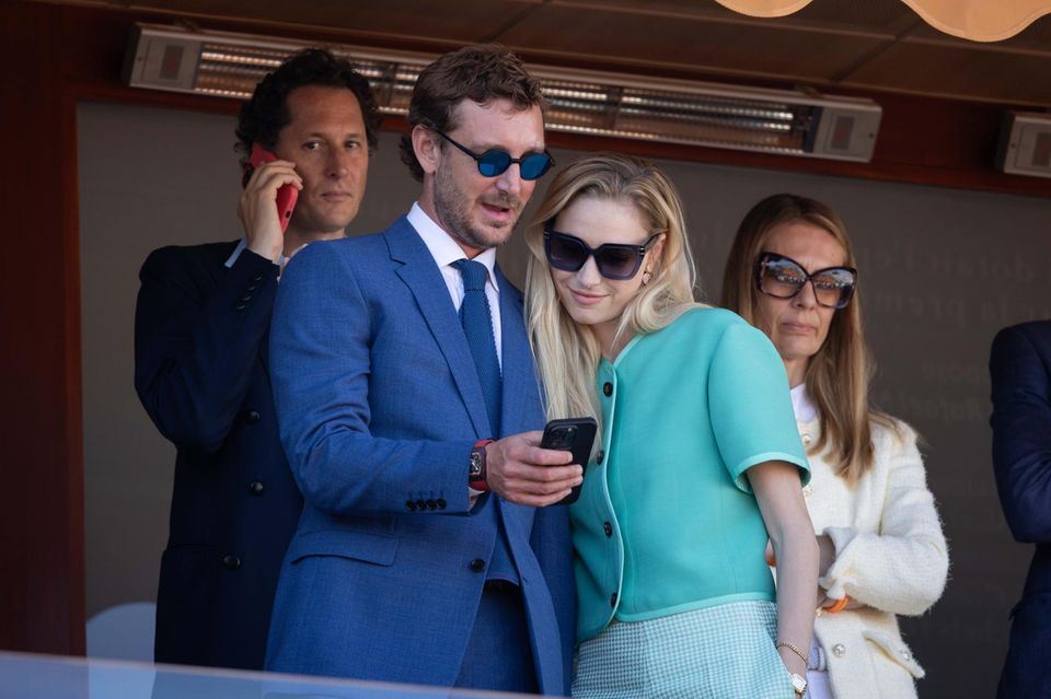 Beatrice Borromeo + Pierre Casiraghi: Beim Tennis-Match ist ihr Handy ...