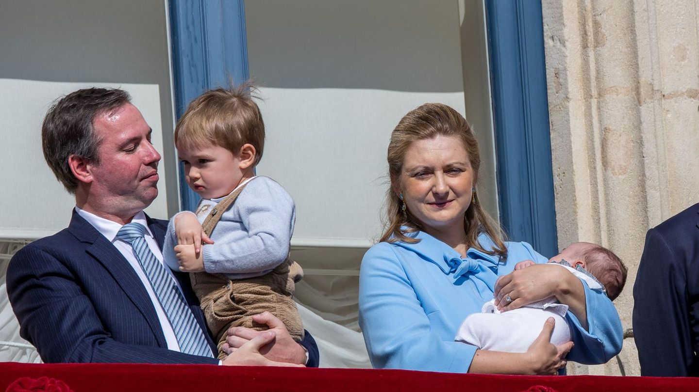 Guillaume + Stéphanie von Luxemburg: Neue Fotos ihrer Söhne bei erstem Auslandsauftritt | GALA.de