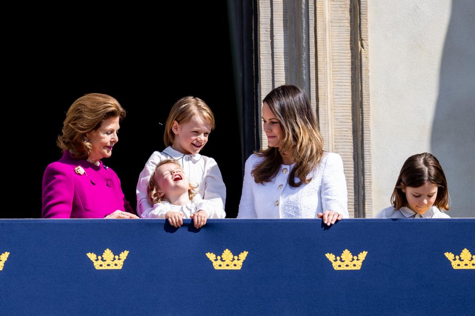 König Carl Gustaf wird 78: Die schönsten Bilder der Geburtstagsparade ...