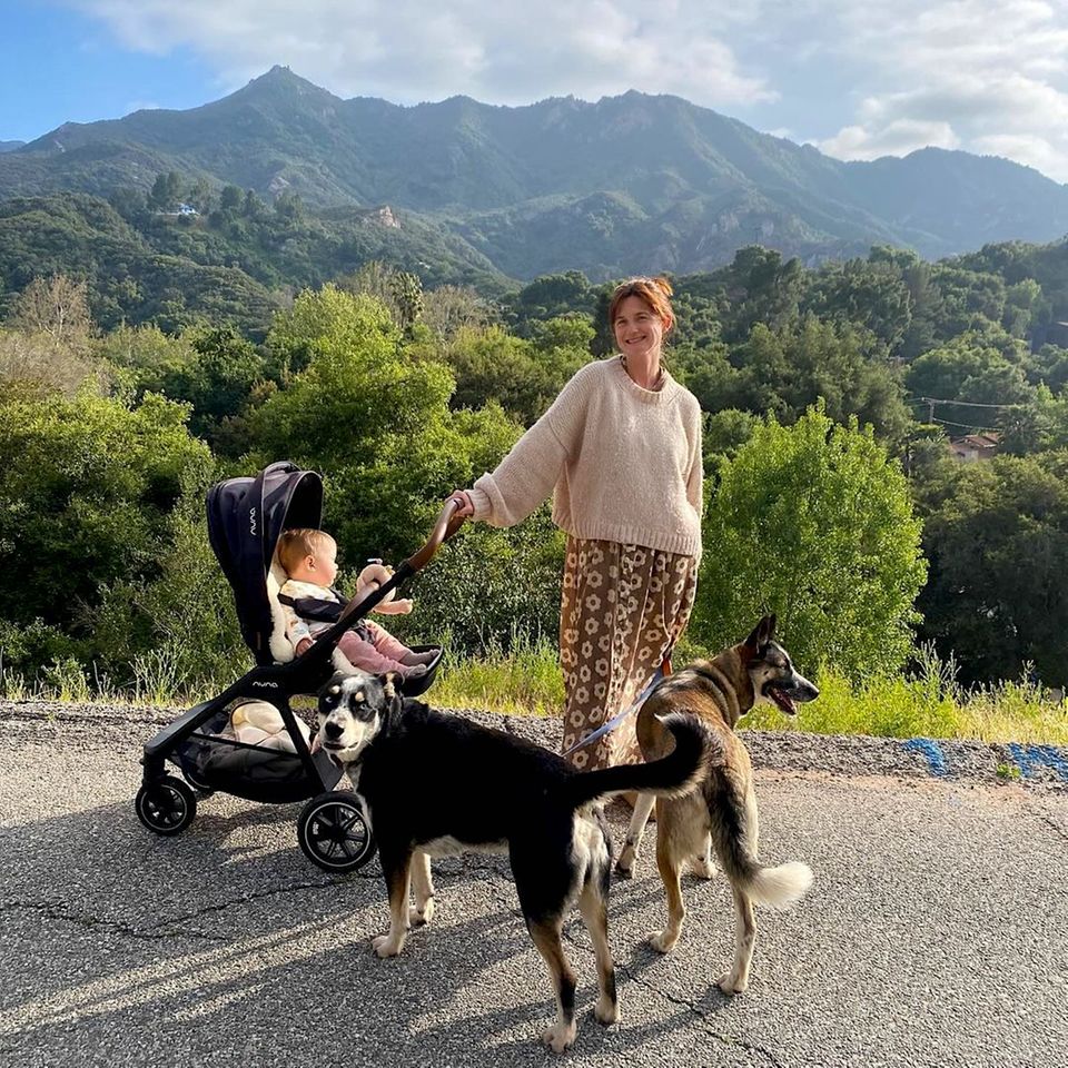 Kinderwagen der Stars: Unzertrennlich! Ashley Park hat ihre Tanten ...