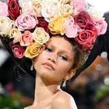 Met Gala 2024: Die 14 markantesten Beauty-Looks von Zendaya, Ariana ...
