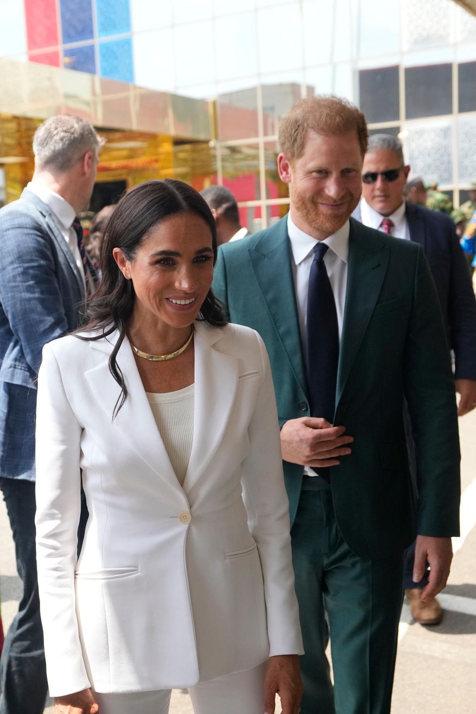 Prinz Harry + Herzogin Meghan: Die schönsten Bilder ihrer Nigeriareise | GALA.de