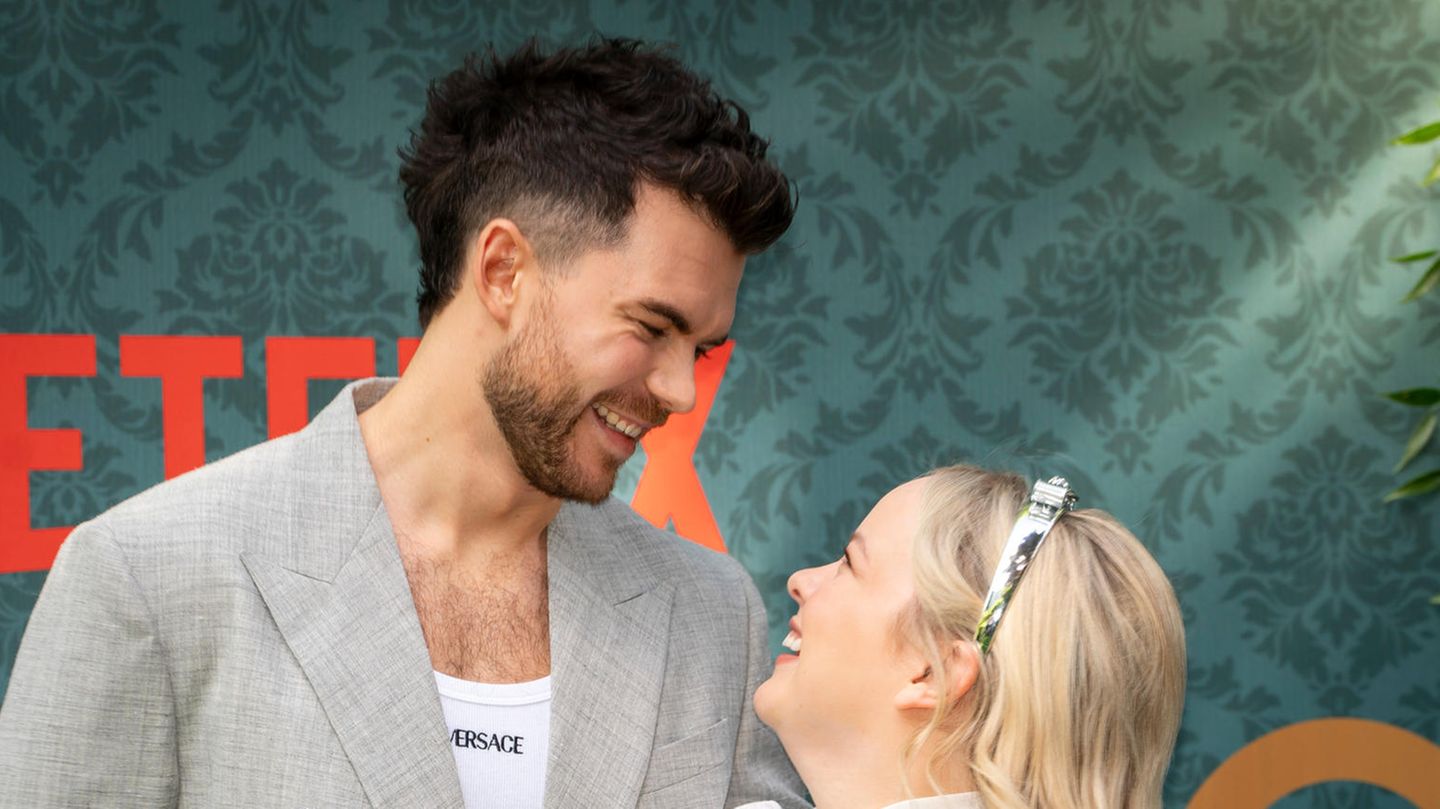 Nicola Coughlan + Luke Newton: Auch im echten Leben ein Liebespaar ...