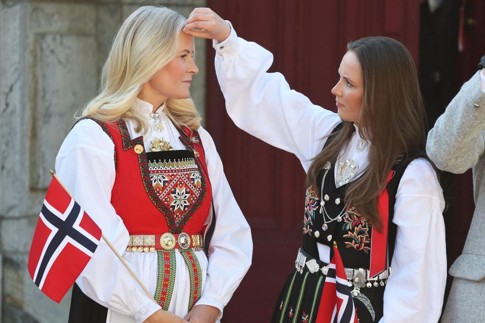 Prinzessin Ingrid Alexandra: Fotobeweis! Innige Szene mit Mama Mette ...