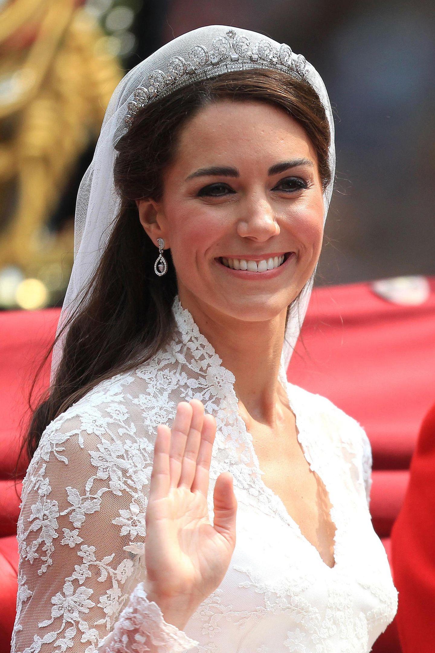 Queen Elizabeth ( ): Warum ihr Hochzeitsdiadem damals fast einen Eklat ...