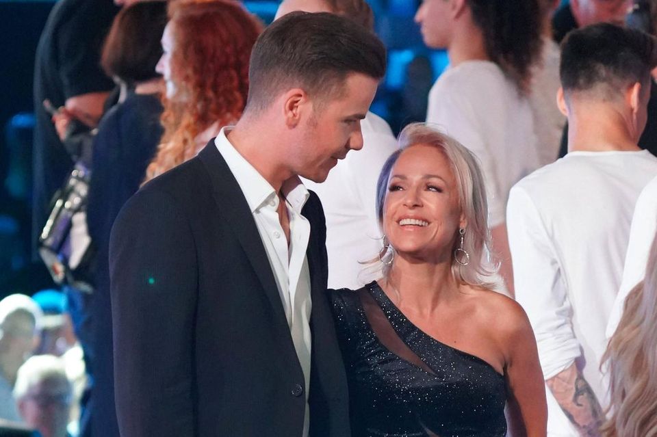 Schlagerstar Michelle: Nachwuchsüberraschung! "Möchten Kind ein Zuhause geben" | GALA.de