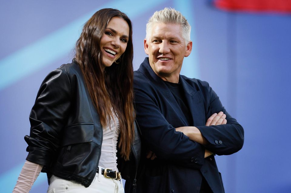 EM-Star Esther Sedlaczek: Kevin Trapp + Co.! Die Lieben der Moderatorin ...