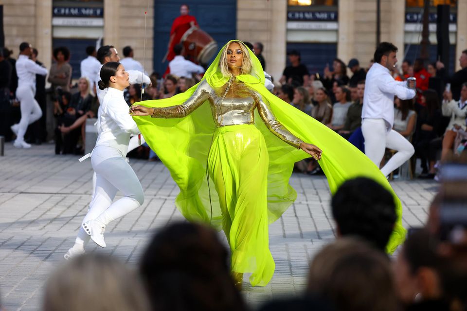 Katy Perry + Co.: Die Stars und Styles des "Vogue World"-Events in ...