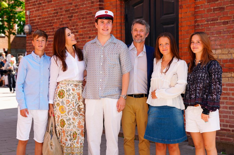 Prinz Christian hat seinen Schulabschluss! Neue Fotos der Dänen-Royals ...