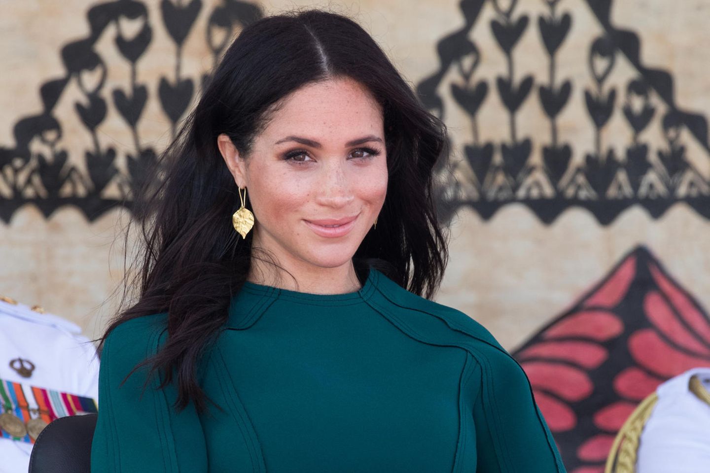 Herzogin Meghan: Neue Porträts zeigen sie als Königin von England | GALA.de