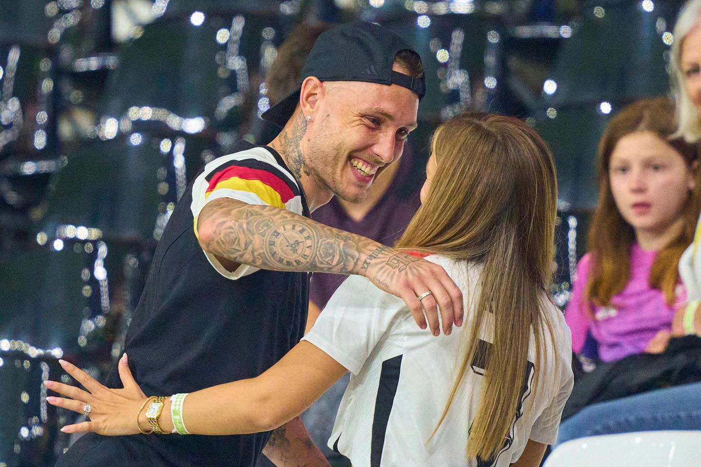 EM-Star David Raum: 1. Hochzeitstag! Das ist seine Ehefrau Katharina ...