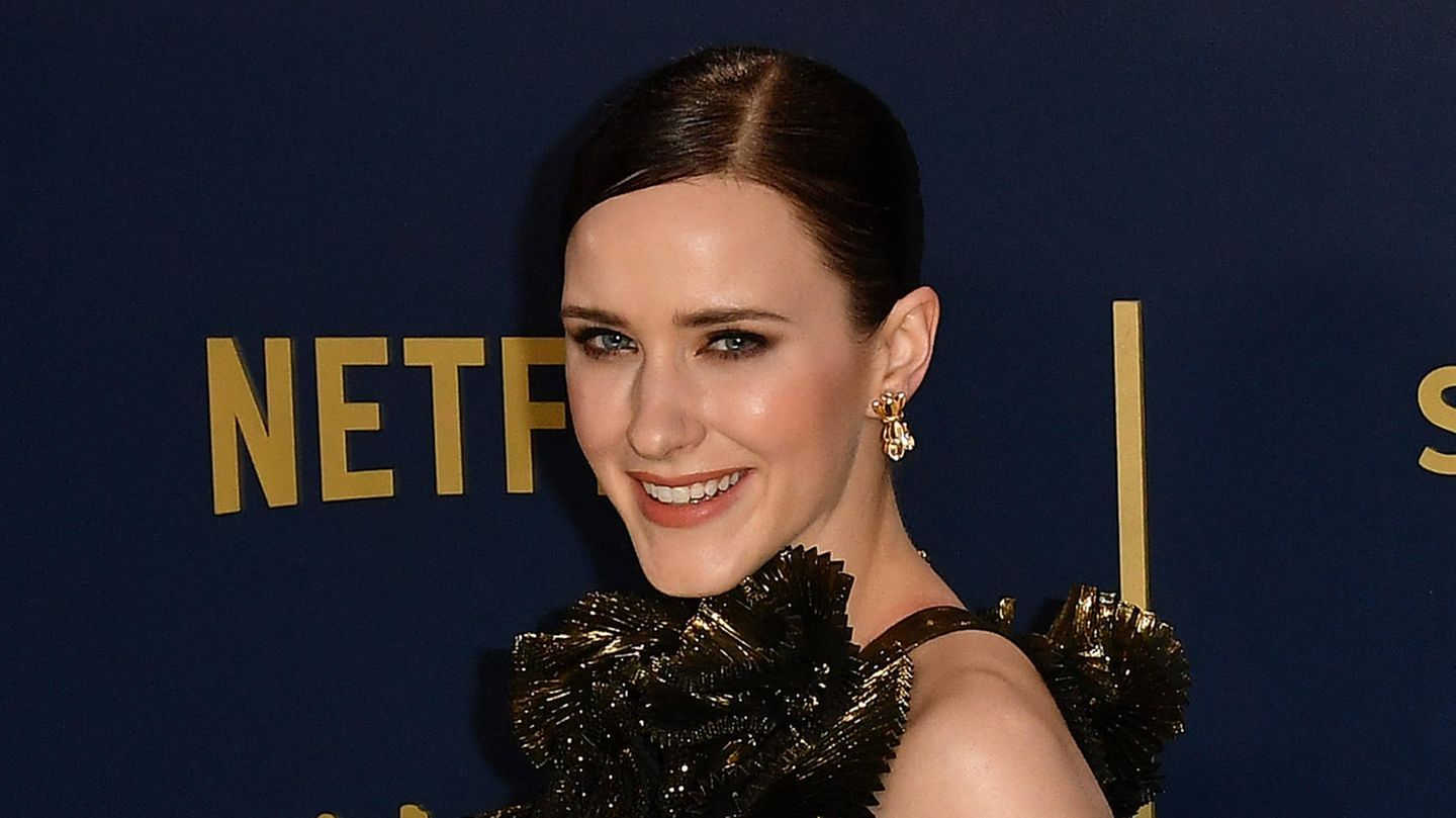 Rachel Brosnahan - Starporträt, News, Bilder | GALA.de