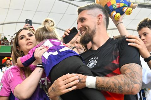 EM-Star Robert Andrich: Filmriss inklusive! So hat er Ehefrau Alicia ...