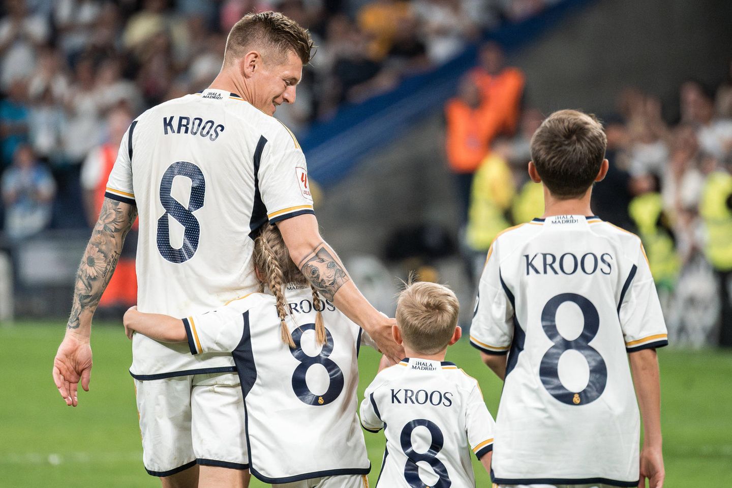 Toni Kroos verrät süße Details über seine Kids: "Meine Jungs versuchen ...