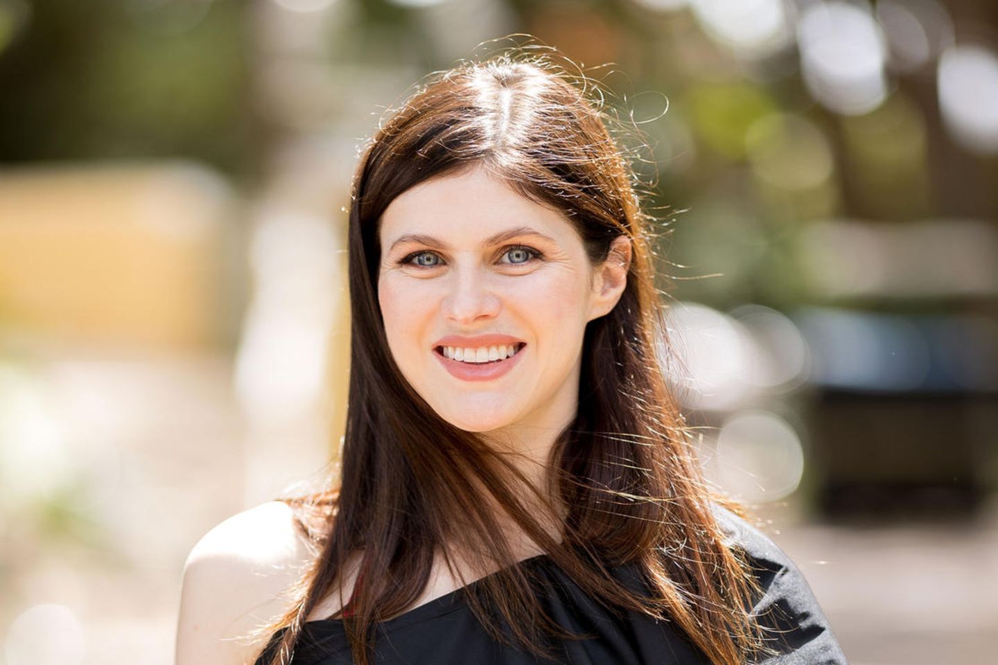 Alexandra Daddario: "The White Lotus"-Star ist schwanger | GALA.de