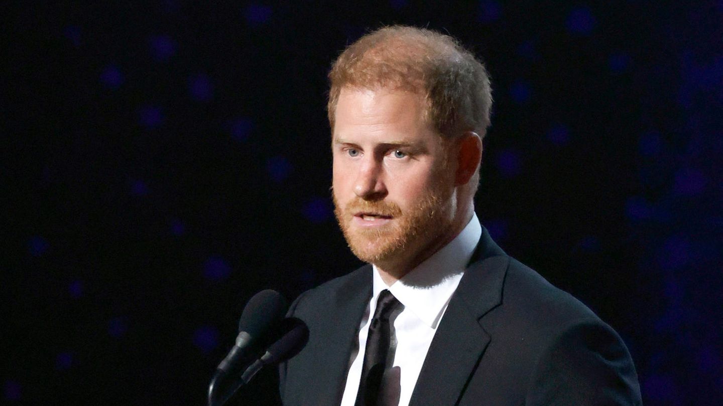 Prinz Harry: Award-Auftritt zeigt "Signale von Schock und Überwältigung" | GALA.de