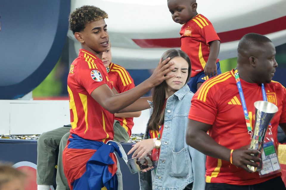 Lamine Yamal: Hier zeigt das EM-Wunderkind seine Freundin | GALA.de