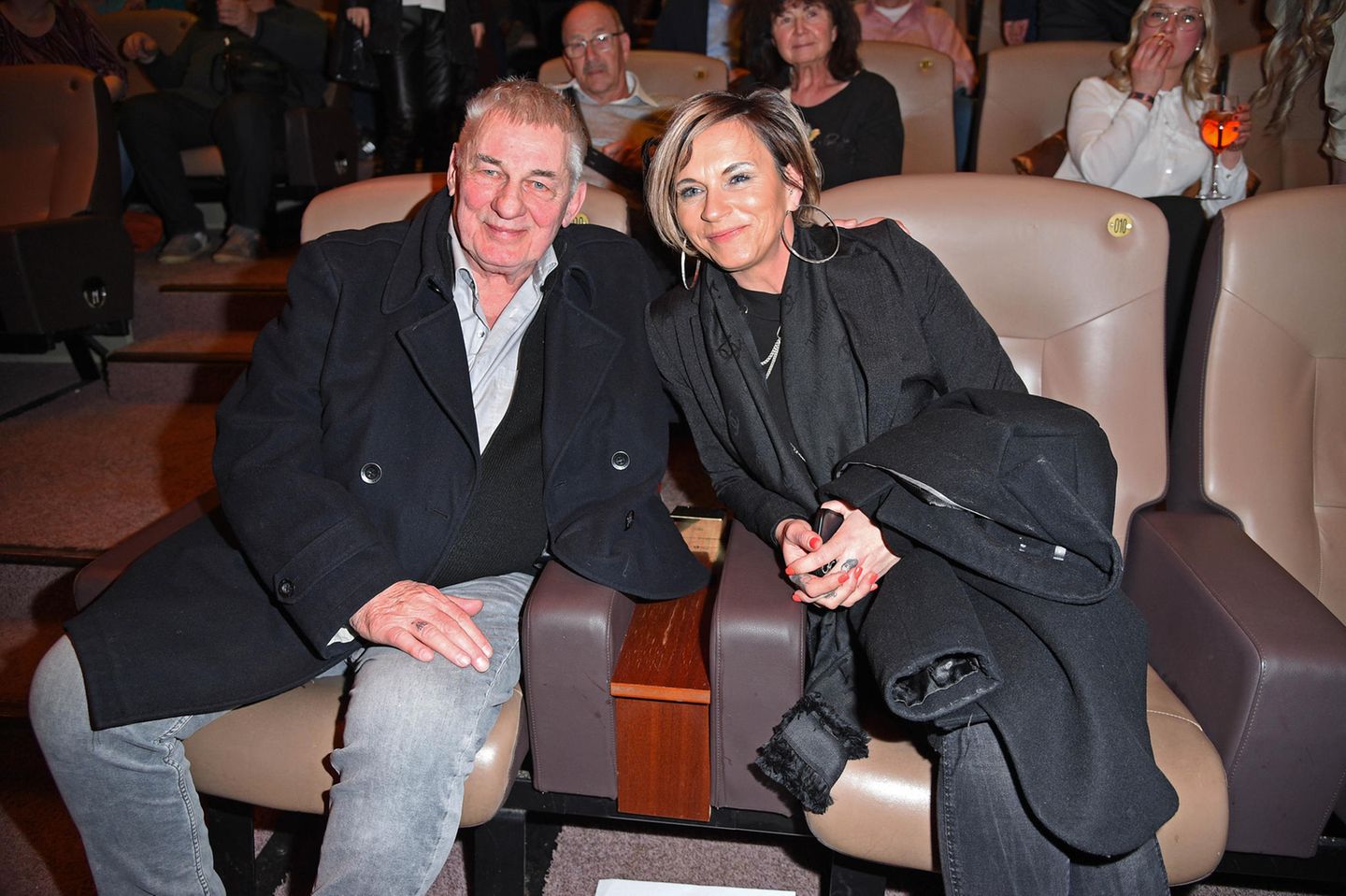 Heinz Hoenig: Ehefrau Annika bedankt sich in seinem Namen | GALA.de