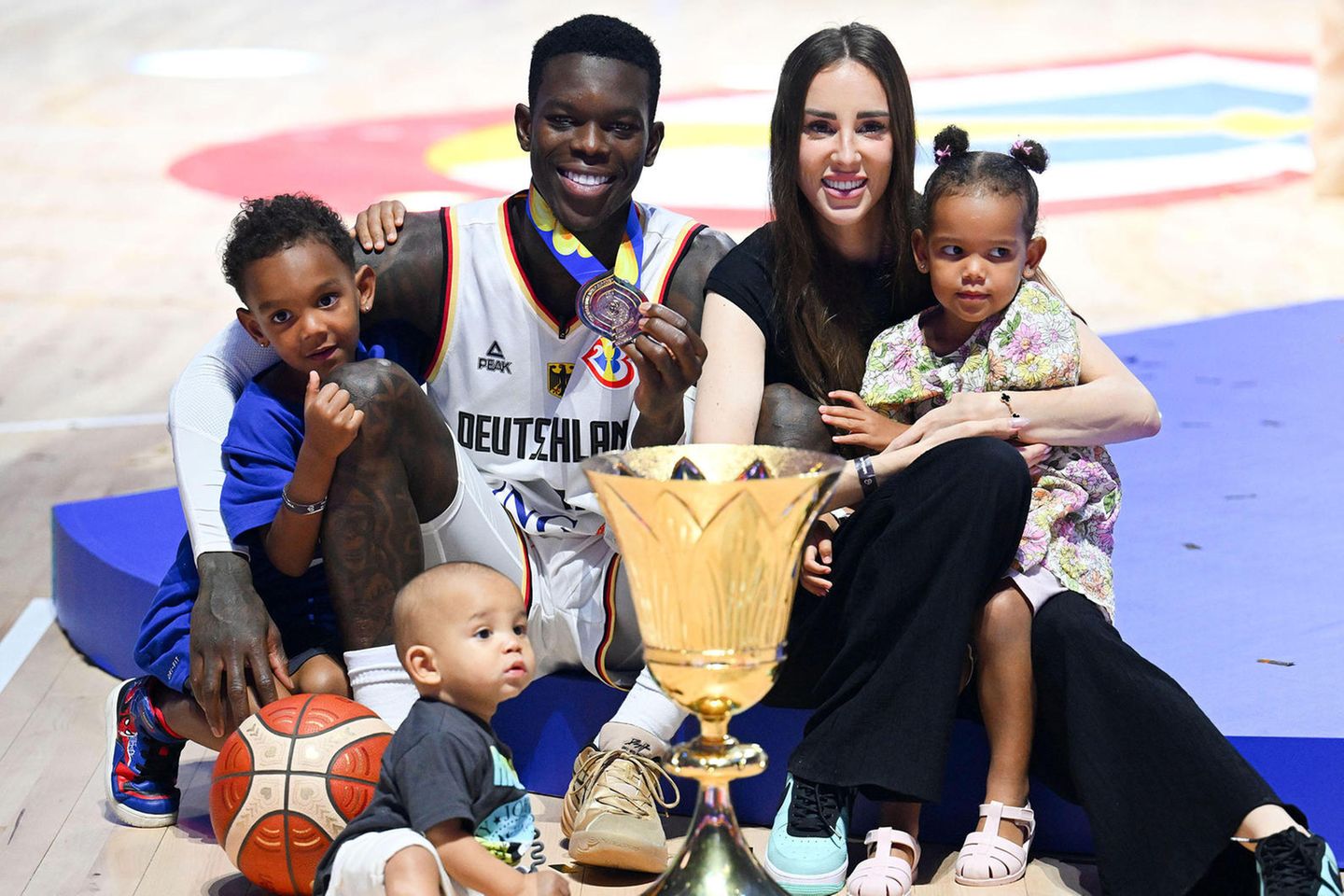 Dennis Schröder: Die überraschende Liebesgeschichte des Olympia-Stars ...