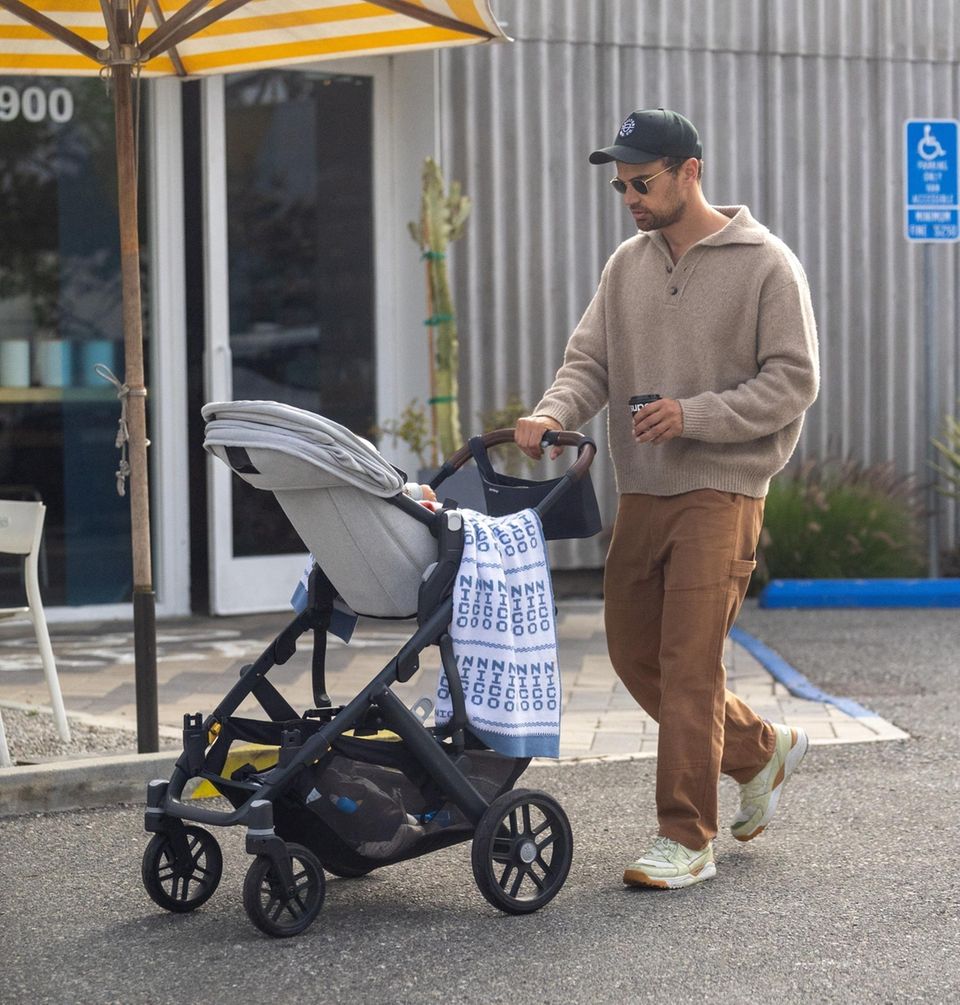 Kinderwagen der Stars: Birthe Wolter feiert heute ihren kleinen Momme ...