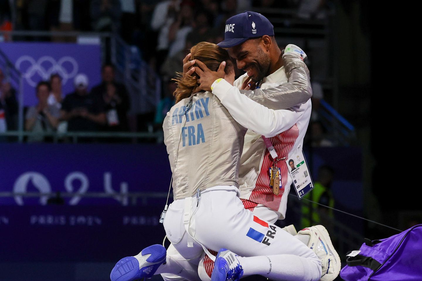 Olympia-Star Manon Apithy-Brunet gewinnt: Verhalten ihres Mannes sorgt ...