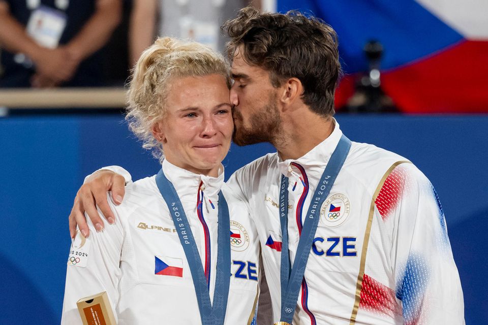 Katerina Siniakova + Tomas Machac: Liebescomeback nach Olympia-Sieg ...