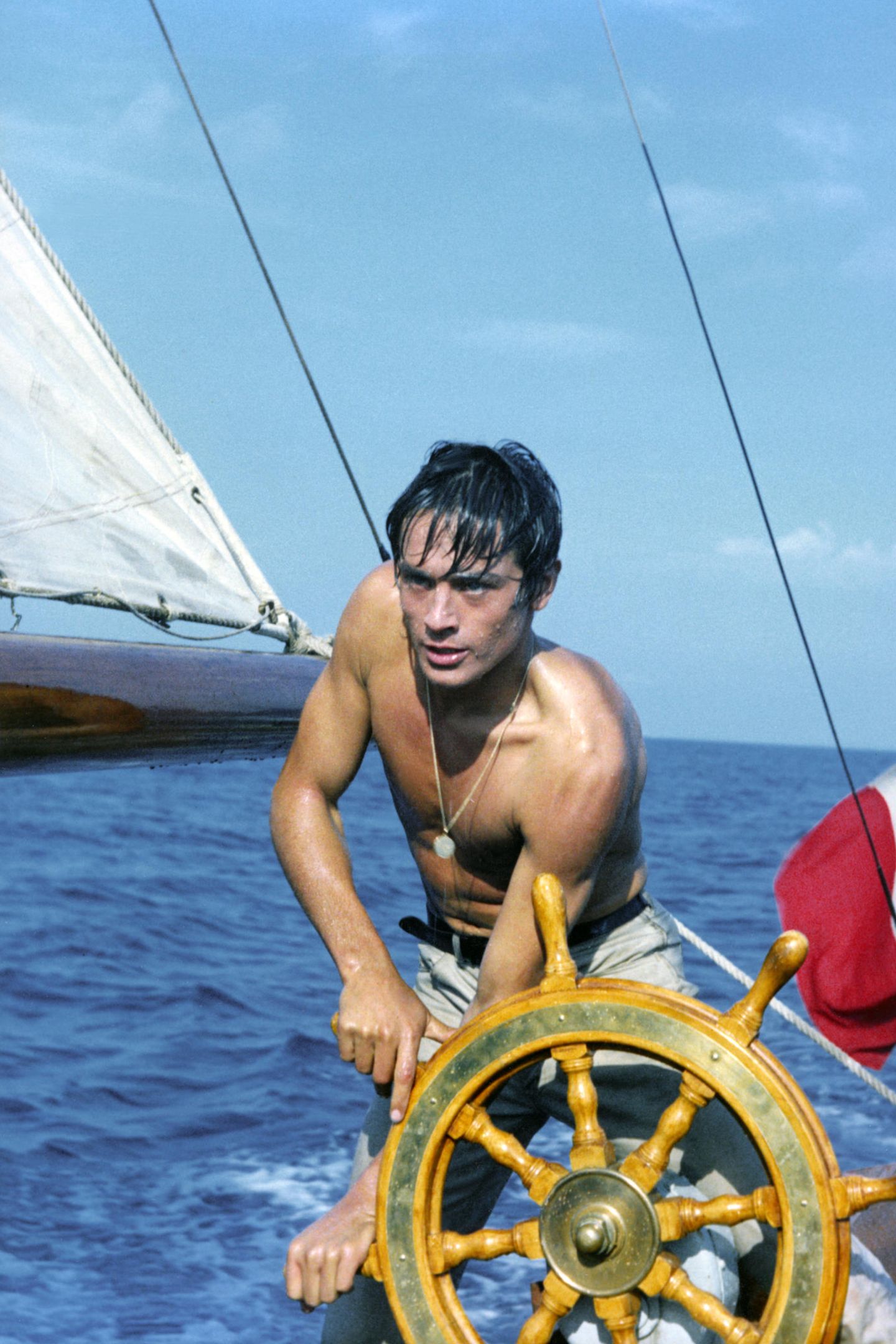 Alain Delon (†): Das Leben des französischen Charmeurs in Bildern | GALA.de