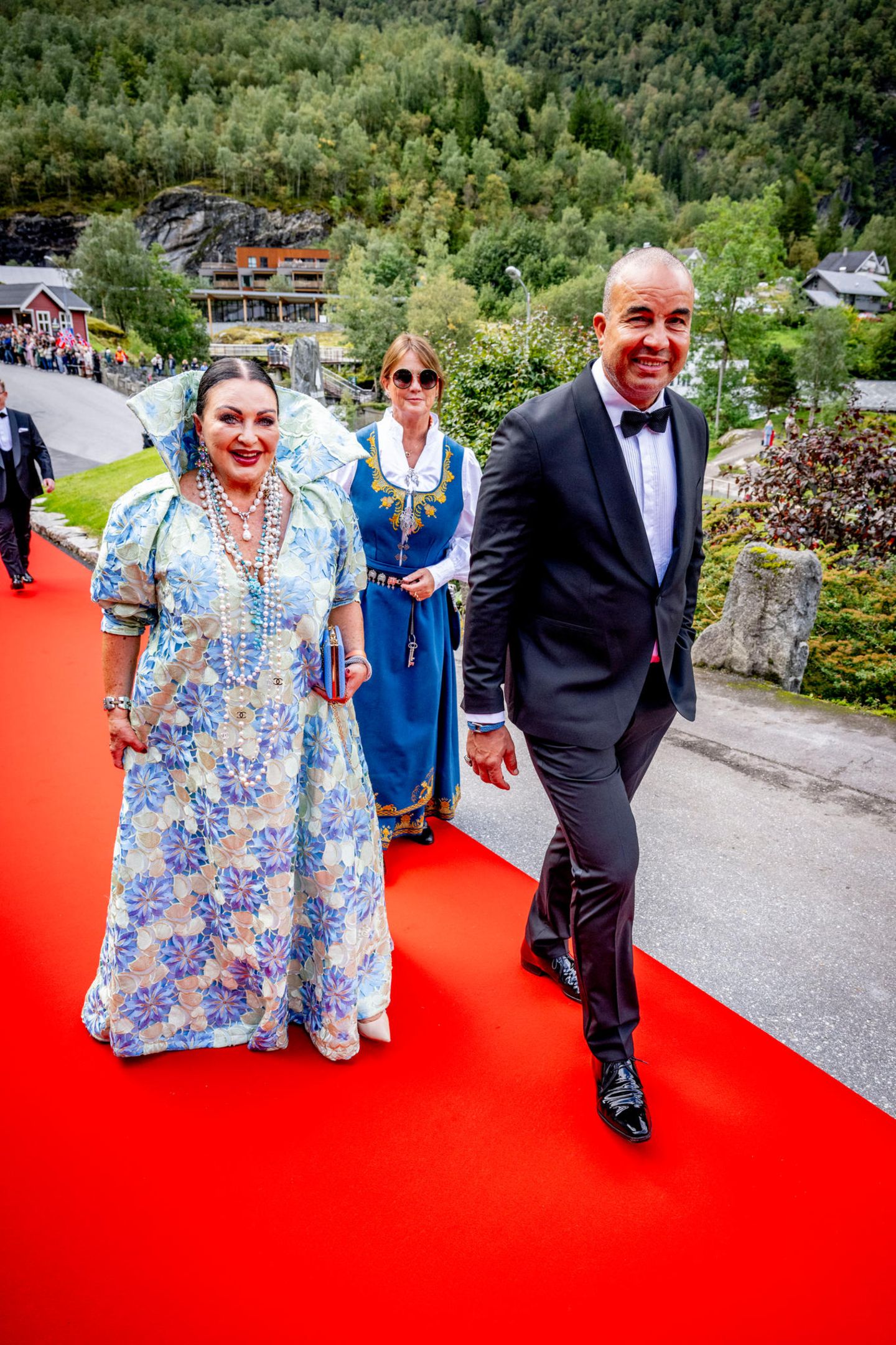 Prinzessin Märtha Louise + Durek Verrett: Die Looks der Hochzeitsgäste ...