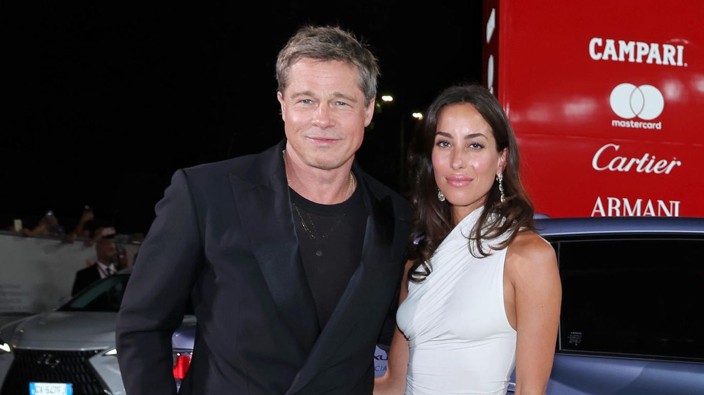 Unge Jennifer Aniston Og Brad Pitt Jennifer Aniston: Single,