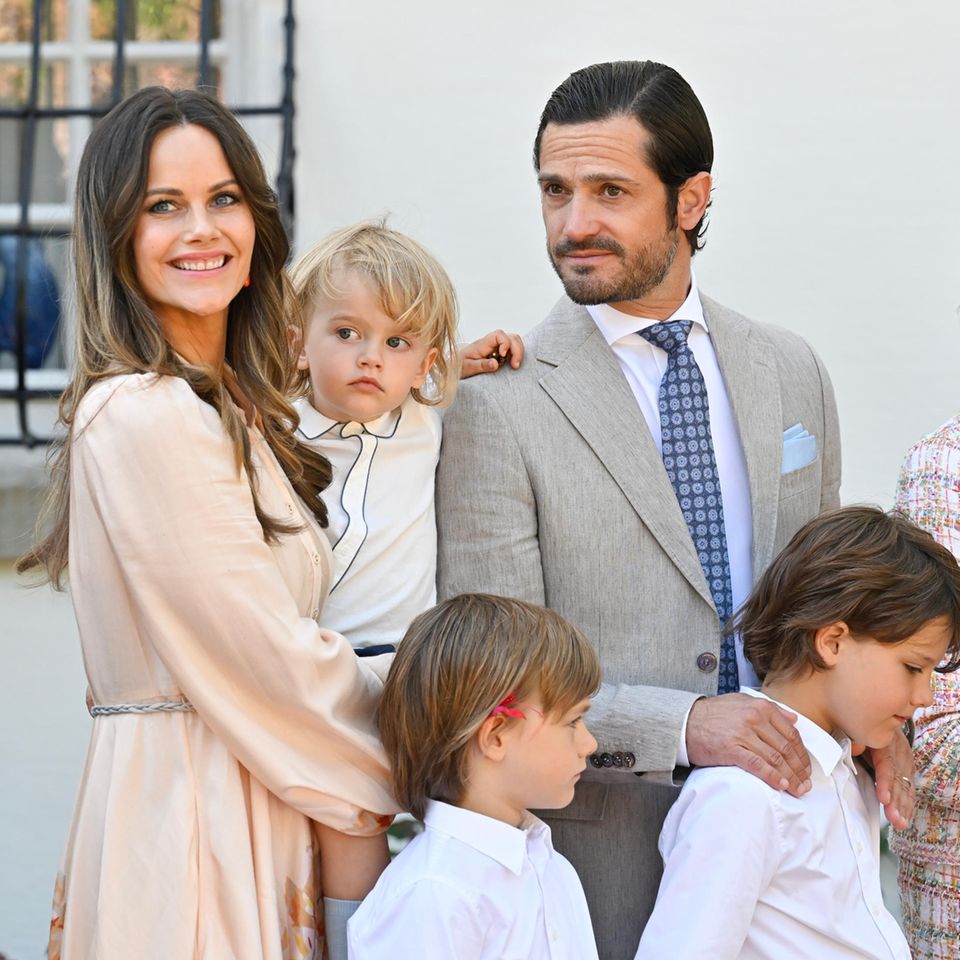 König Carl Gustaf wird 78: Die schönsten Bilder der Geburtstagsparade ...