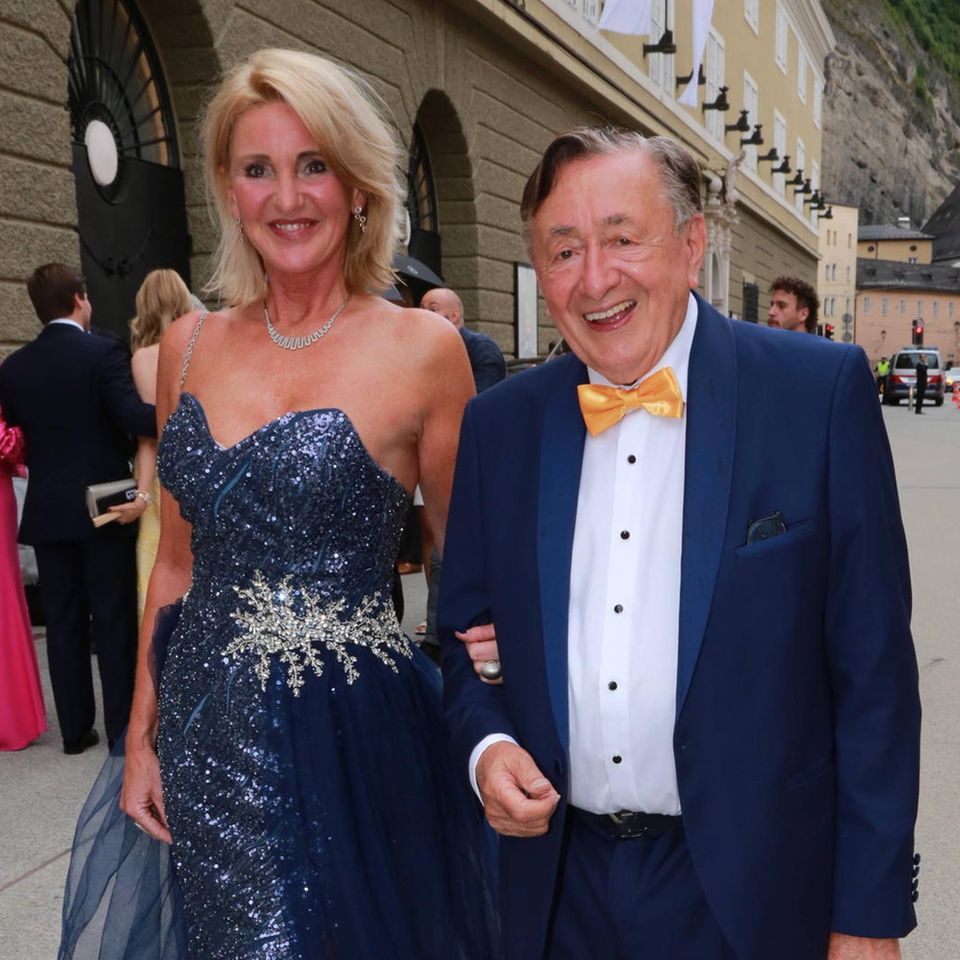 Sienna Miller: Sie präsentiert ihren nackten Baybauch | GALA.de