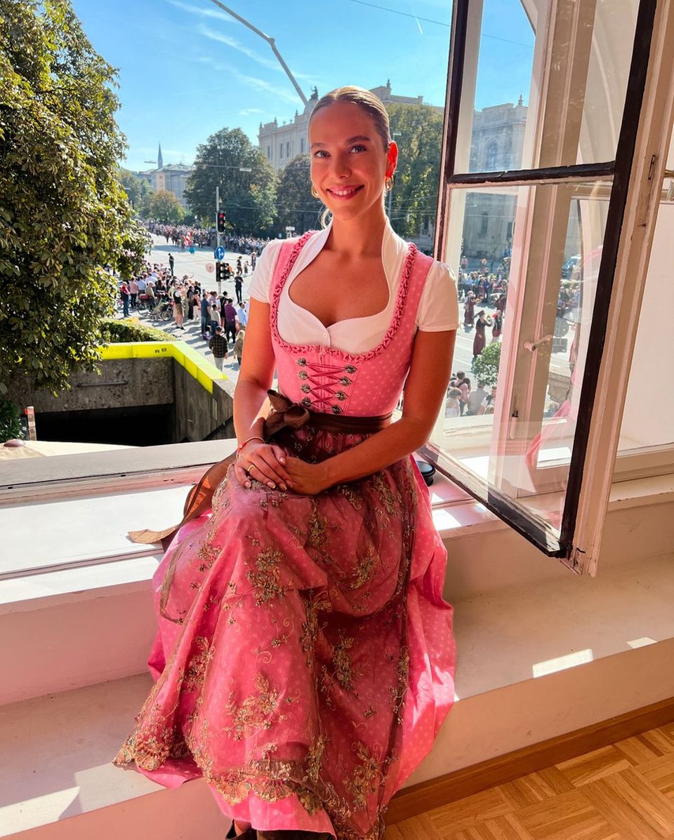 Oktoberfest 2024: Das waren die coolsten Looks von der Wiesn mit Simone Thomalla + Co. | GALA.de