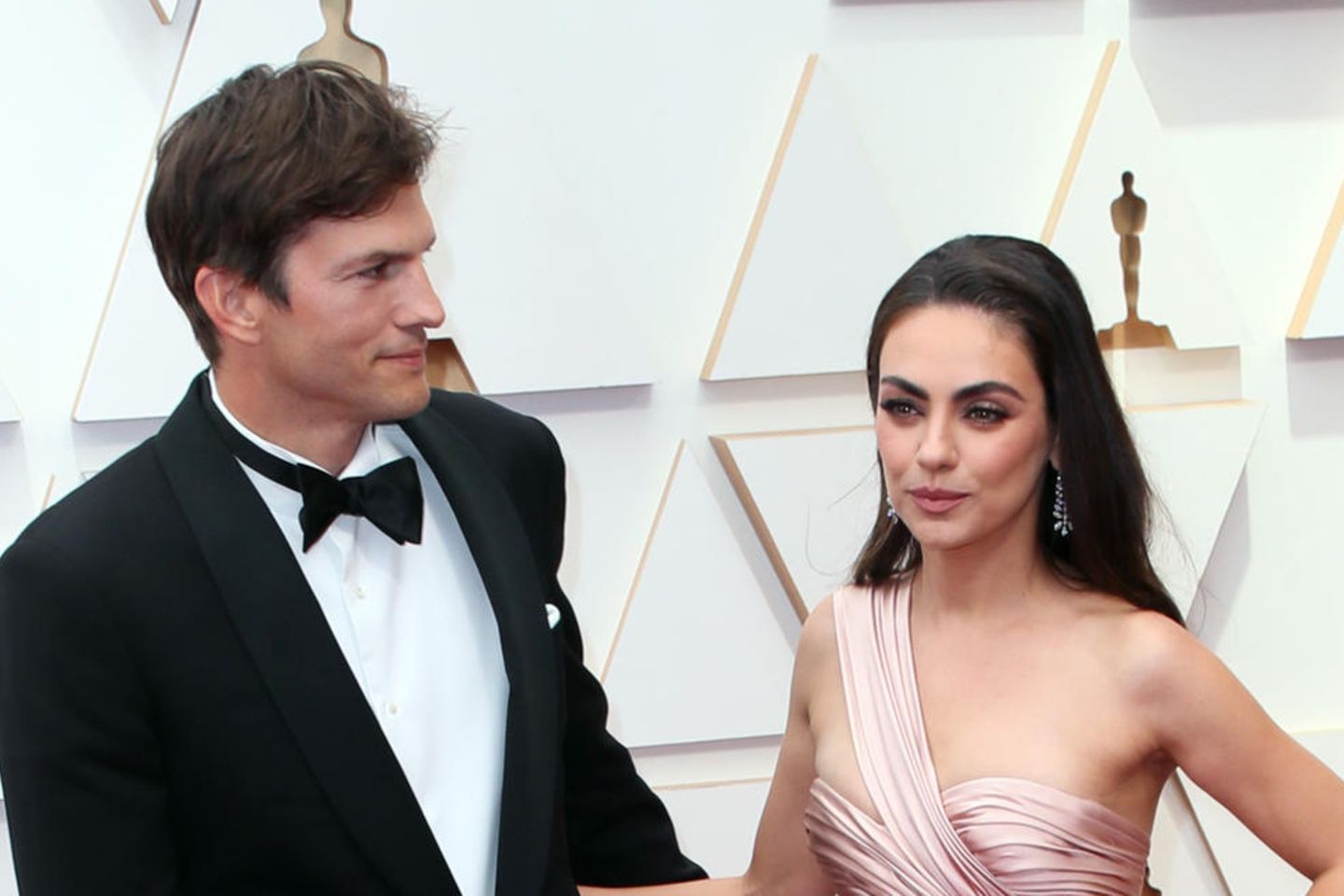 Namorada De Ashton Kutcher 2024 Ashton Kutcher & Mila Kunis Are