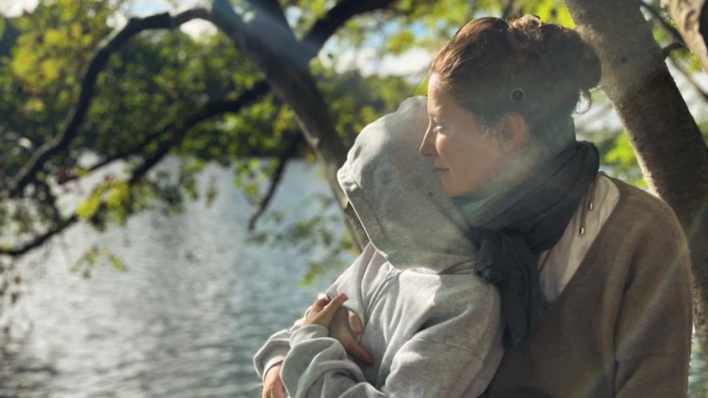 Alexandra Maria Lara: Alexandra Maria Lara teilt inniges Foto mit ihrem ...