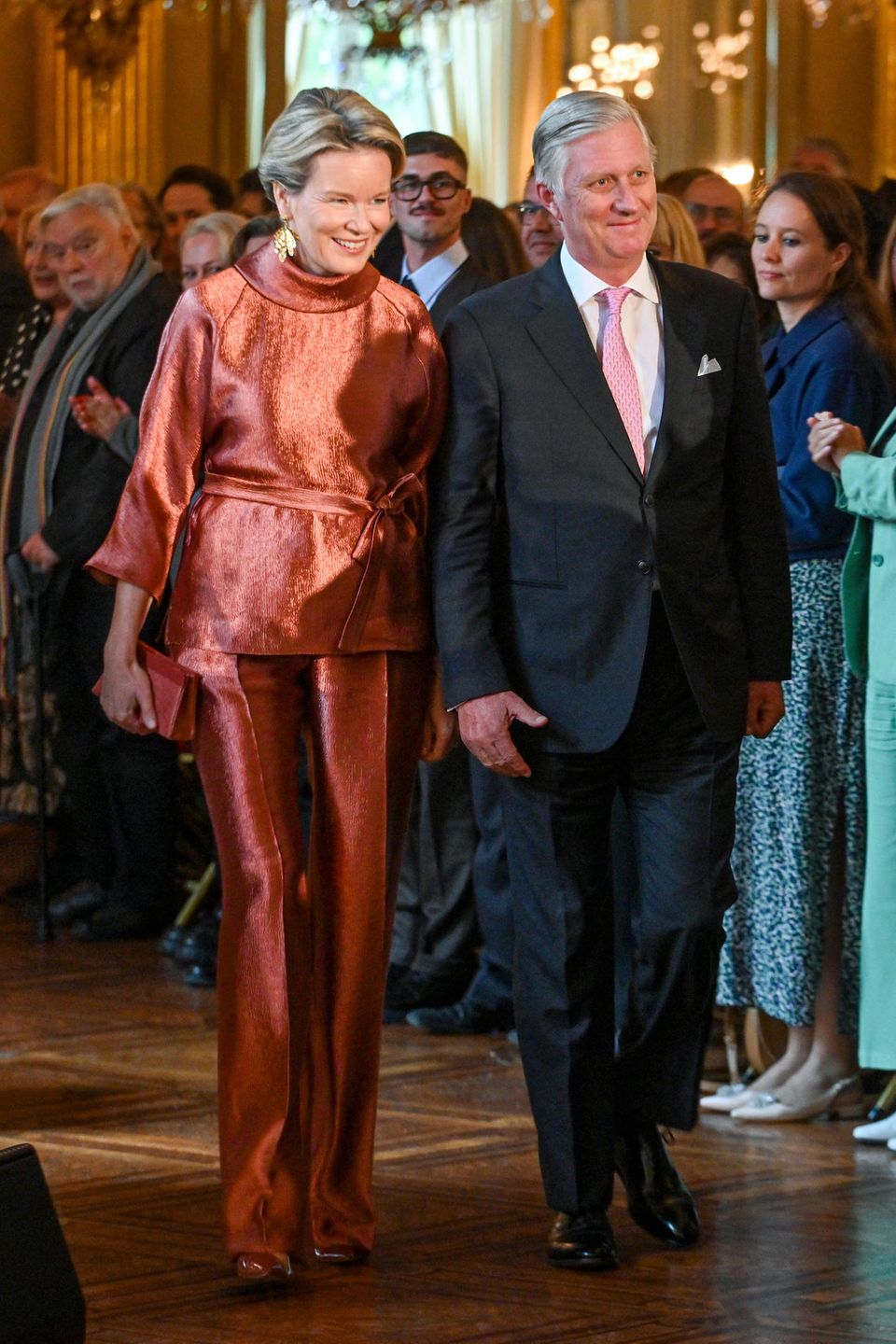 Königin Mathilde: So interessant kombiniert sie zwei Power-Farben | GALA.de