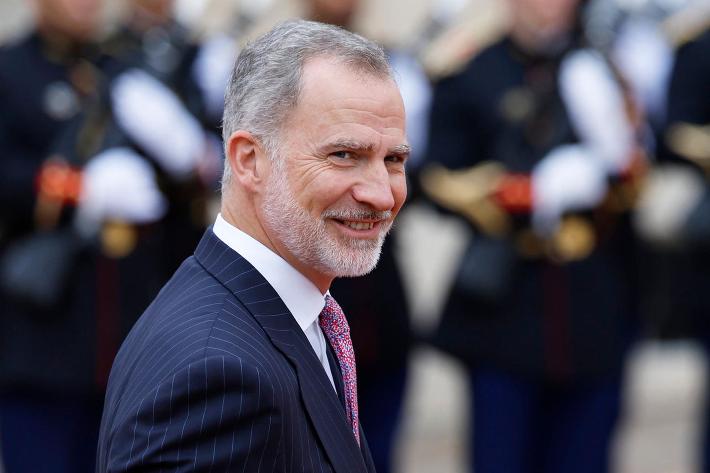 König Felipe: In Jordanien posiert König Felipe plötzlich mit dieser ...