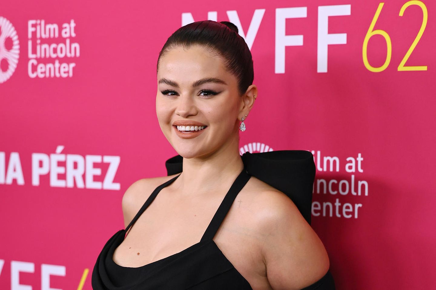 Selena Gomez Selena Gomez Debuts New Blond Hair Color In Instagram Selena Gomez Selena Gomez Debuts New Blond Hair Color In Instagram