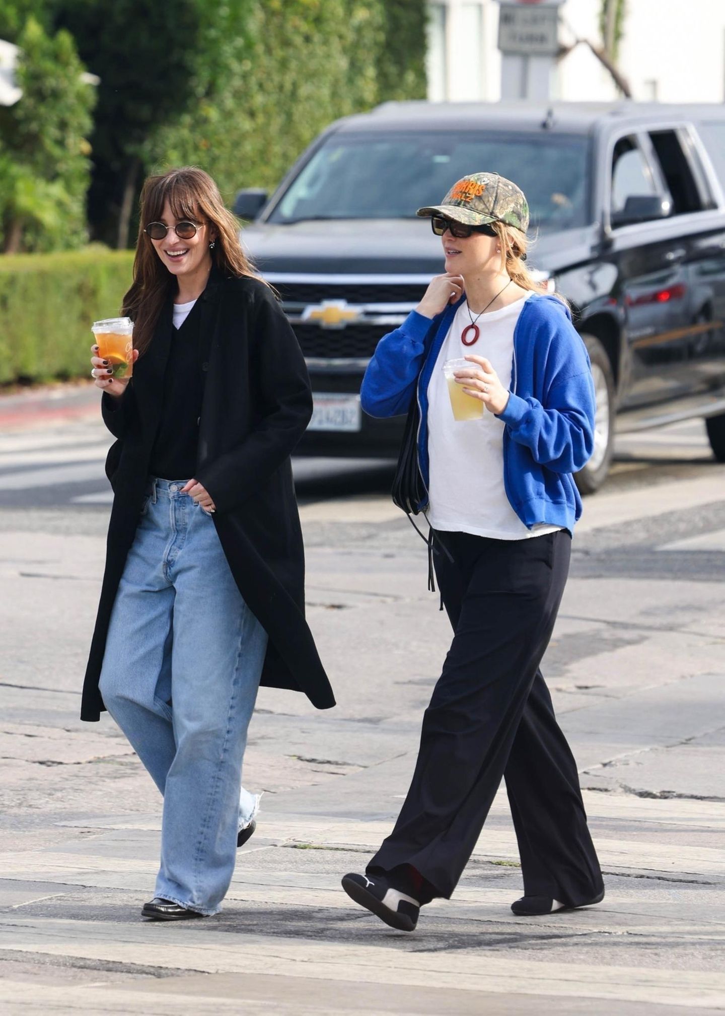 Dakota Johnson Iris See Photos Of Katy Perry, Daisy Edgar Jones And