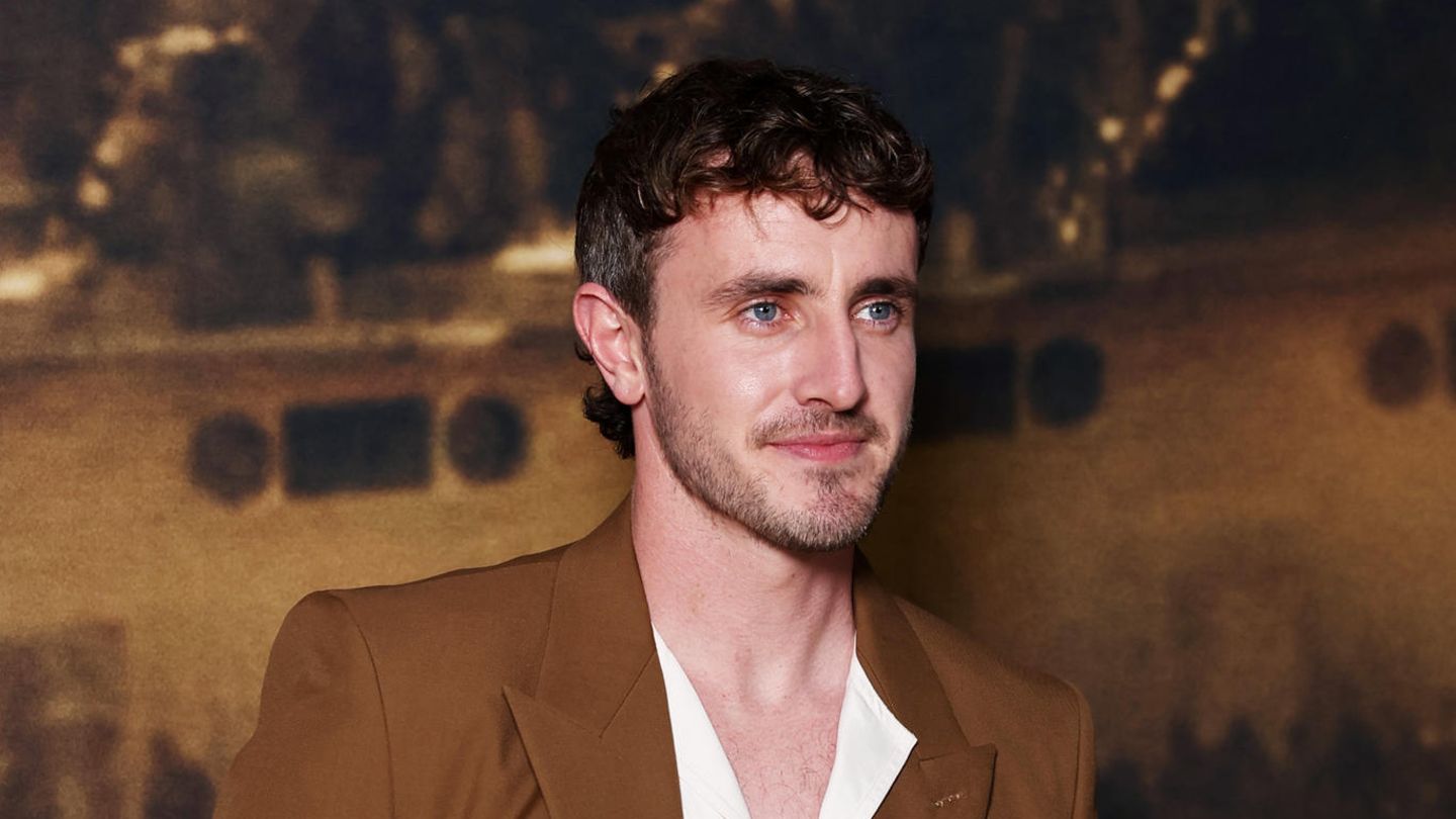 Paul Mescal strahlt bei Premiere in Dublin mit der Familie