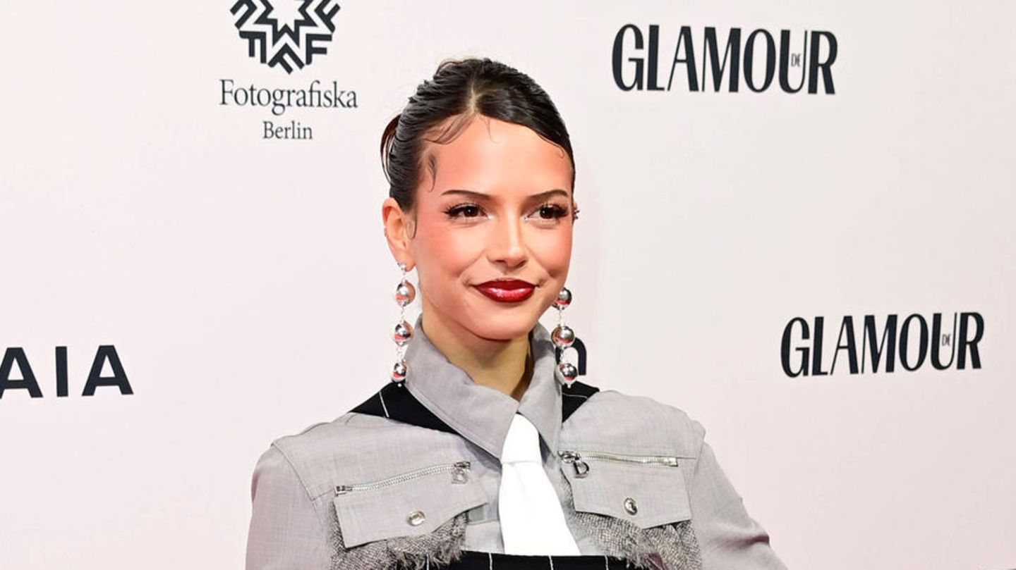 Nina Chuba - Starporträt, News, Bilder | GALA.de