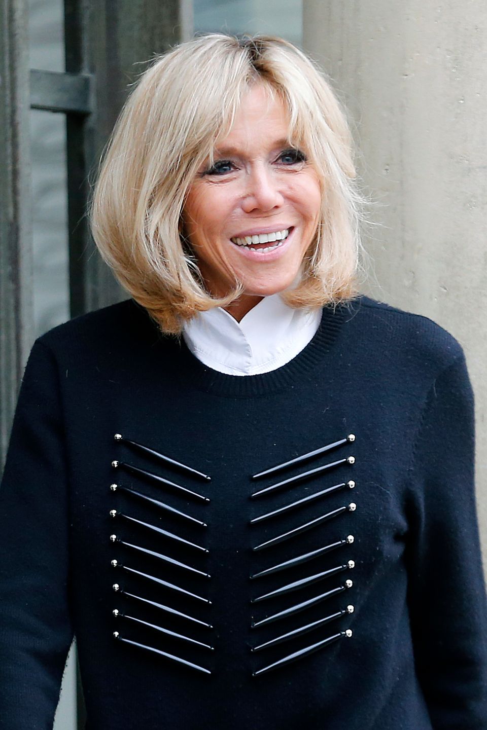 Hatte sie jemals eine andere Frisur? Brigitte Macrons Beautywandel ...