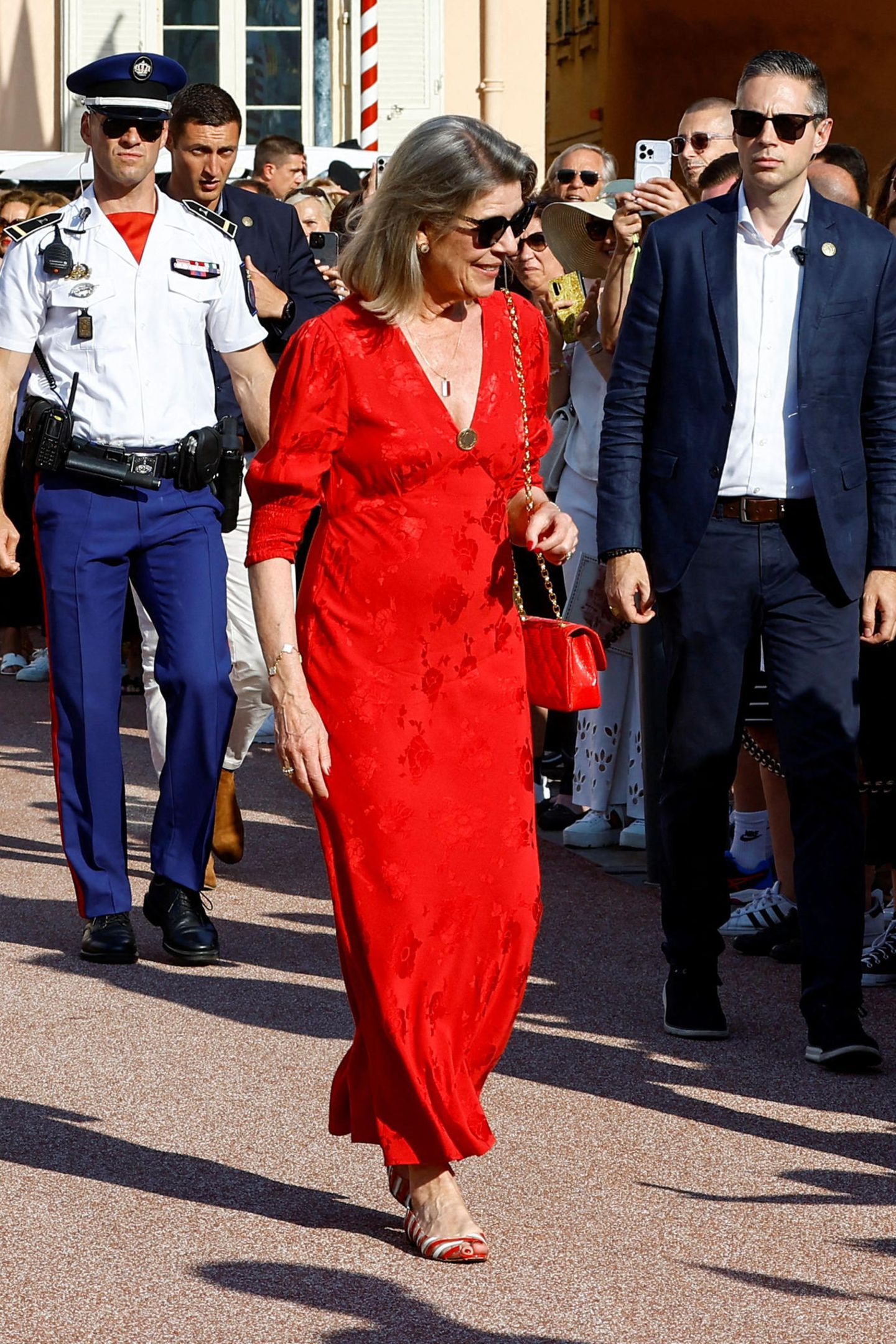 Auch abseits des Rosenballs: Caroline von Hannovers Stil im Wandel der ...