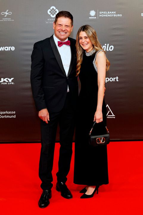Couple-Looks: Hannah Waddingham feiert Red-Carpet-Debüt mit neuem ...