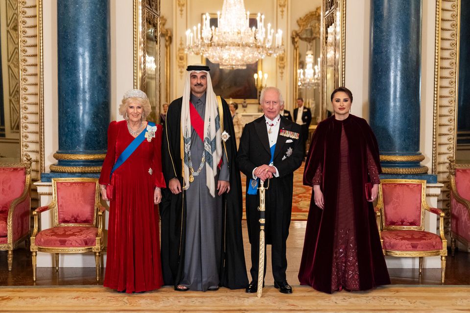 Königin Camilla: So geschickt ehrt sie beim Staatsbankett die Queen ...